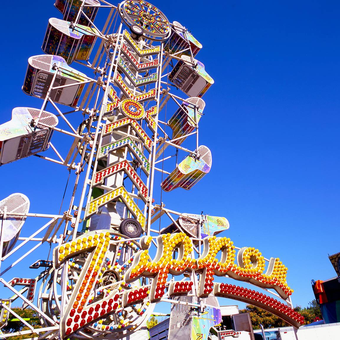 The Shooting Gallery: Tips for Great Carnival Shots · Lomography