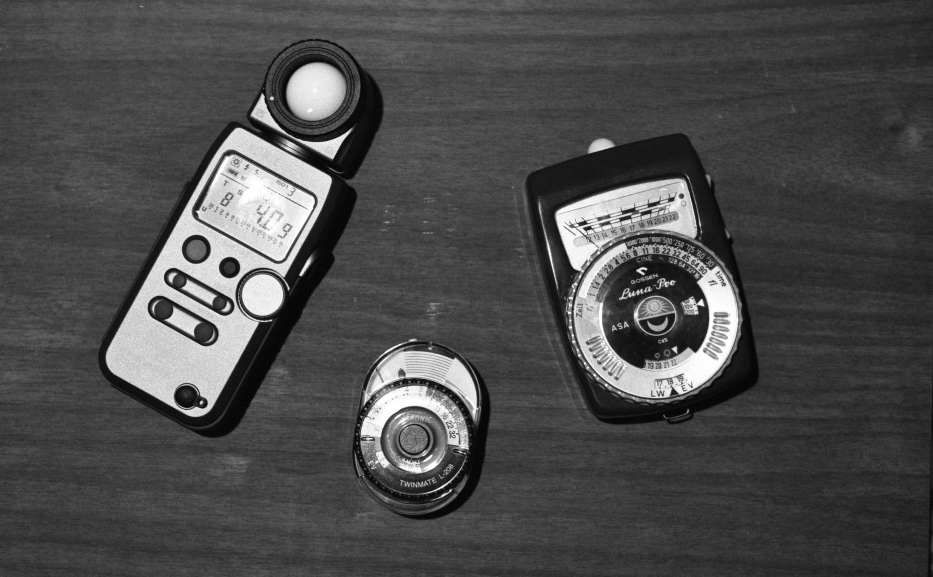 Tipster: How To Choose The Right Light Meter · Lomography