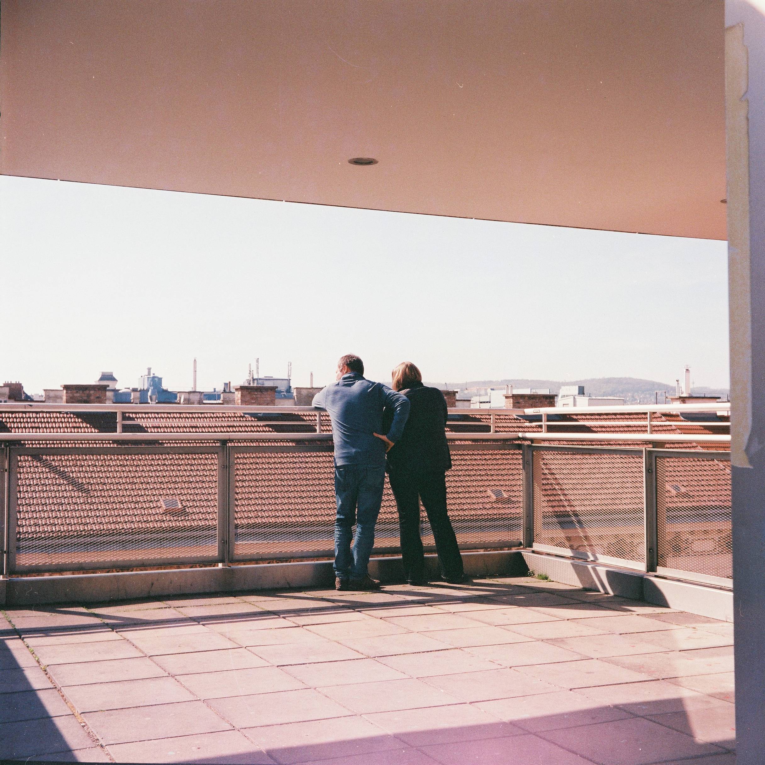 Cross Processing Expired 120 Negative Film in E-6 · Lomography