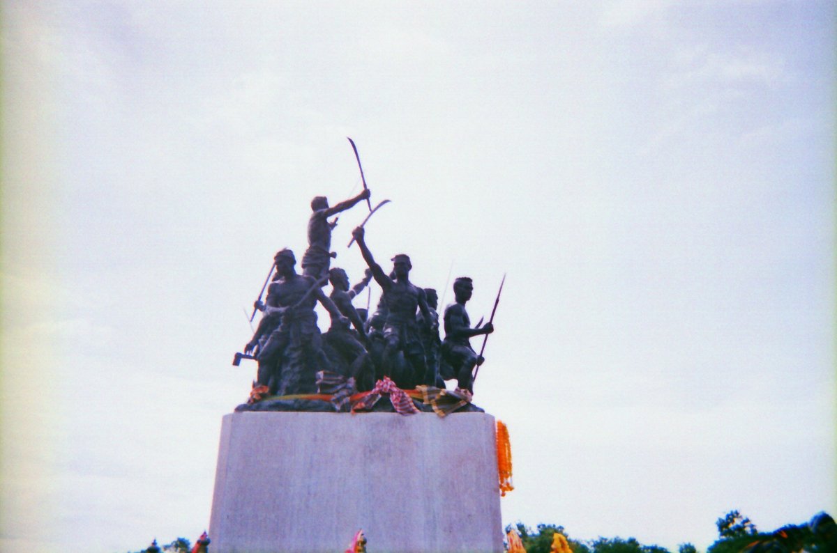 #22310716 — modern_nmt · Lomography