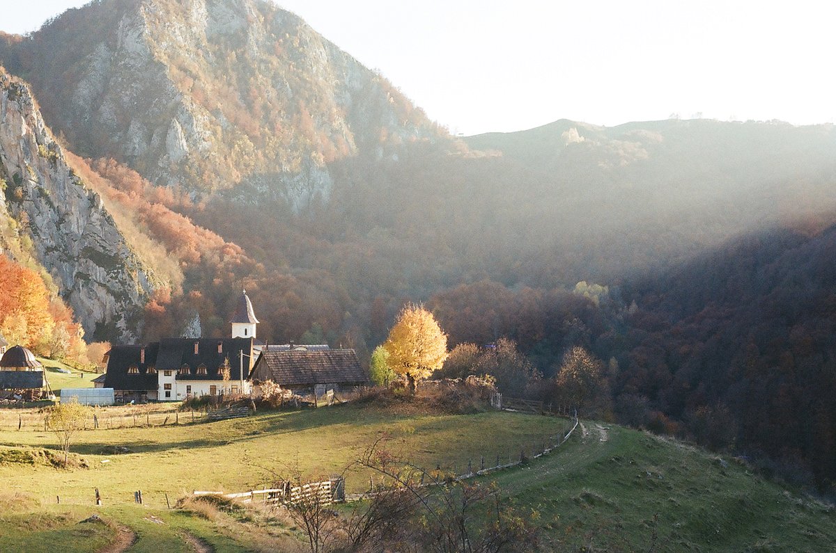 Vânătările Ponorului - Romania — atudor · Lomography