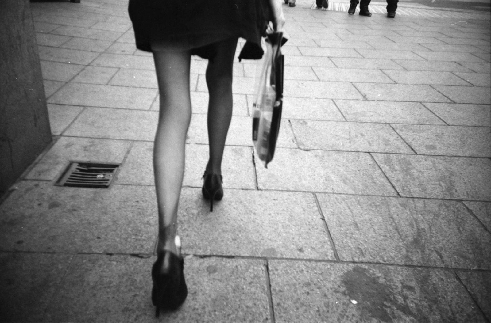 10 Tips for Better Street Photography on Film · Lomography