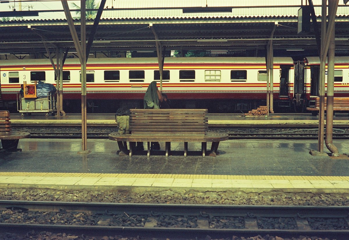Test Konica S ii with Eterna 250D Exp. at Bangkok… — · Lomography