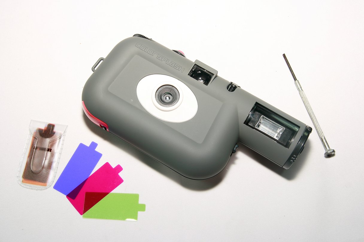 How do I change the colour gels in the Colorsplash Camera · Lomography