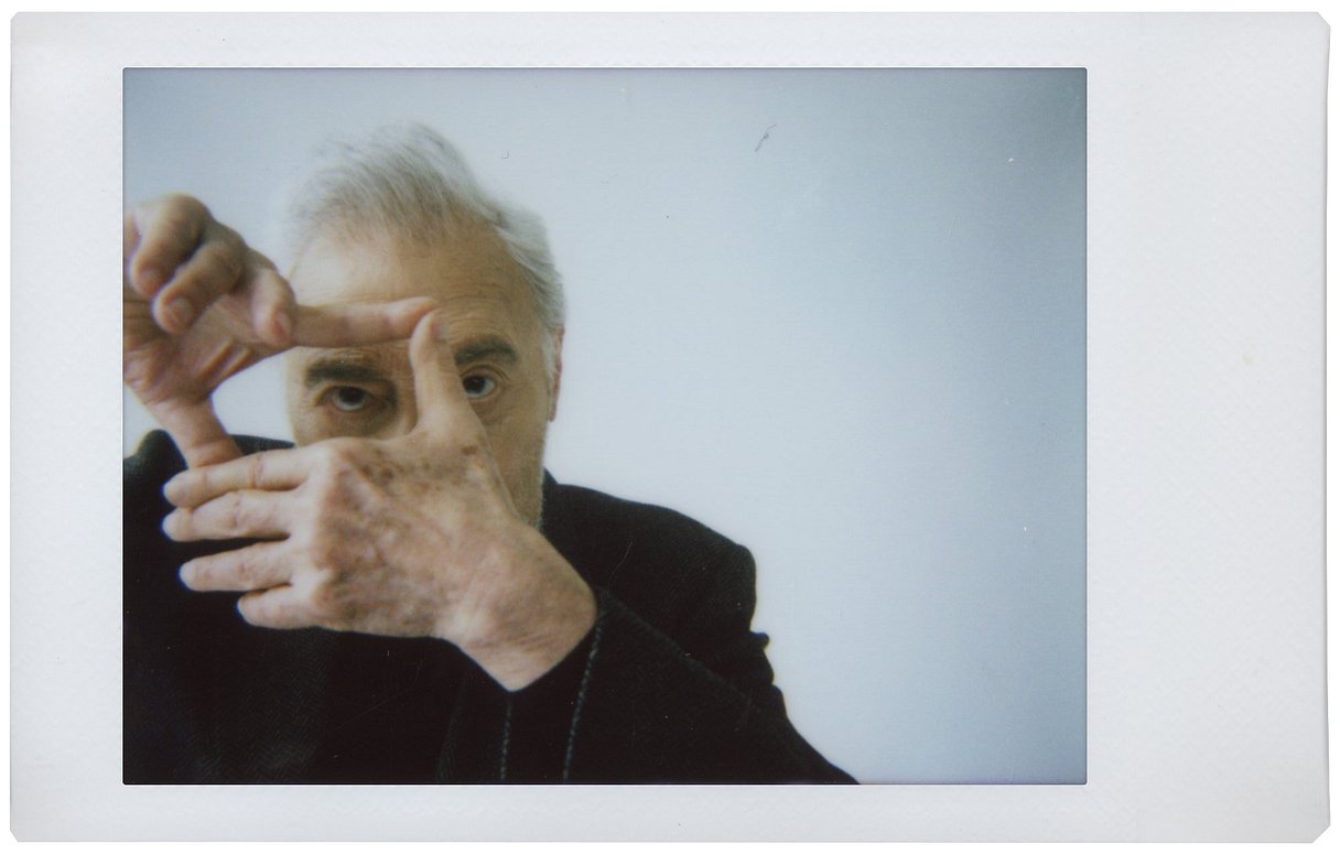The Father of Hong Kong Design: ศิลปิน Henry Steiner · Lomography