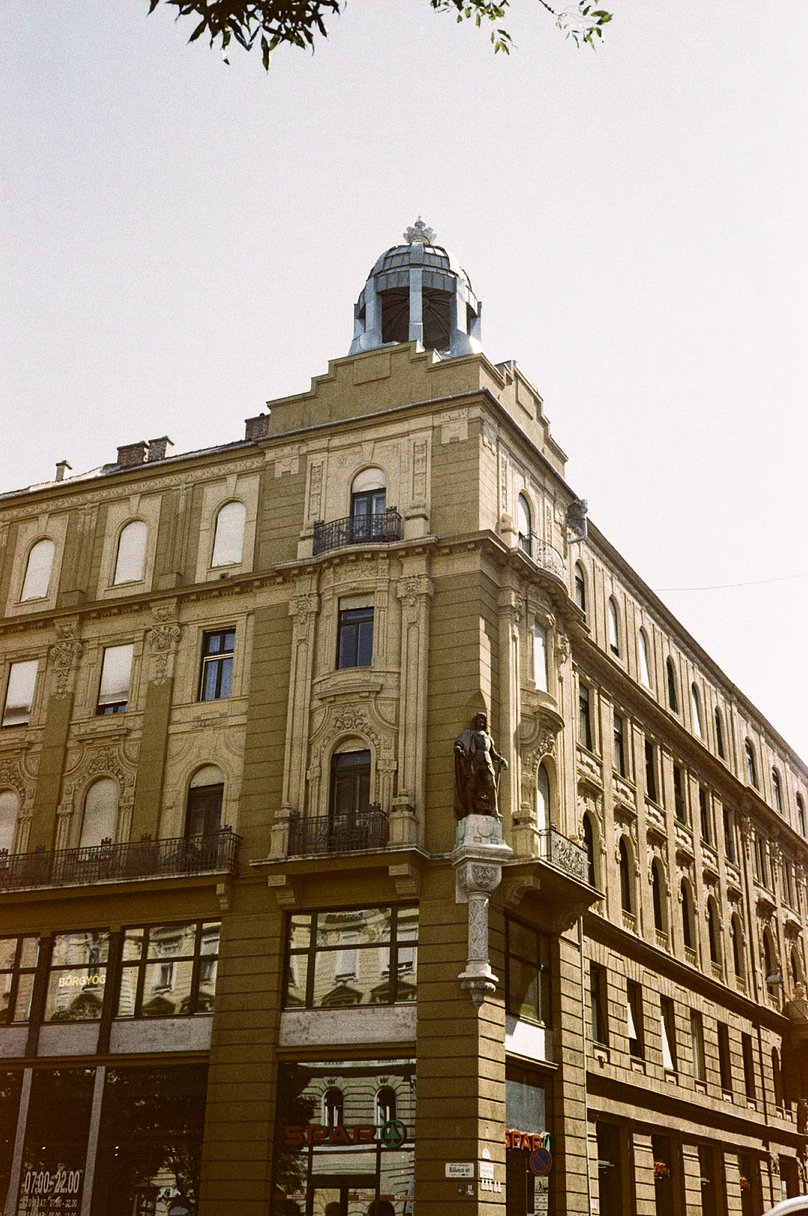【LomoChrome Metropolis 冷色調菲林新配方】英國攝影師 Molly Kate · Lomography