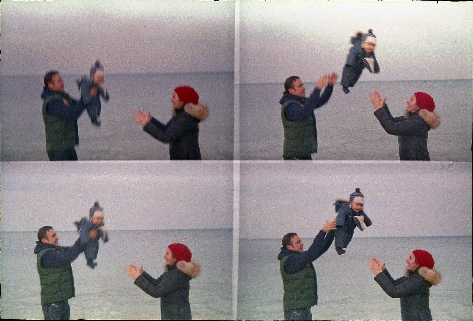Put ActionSampler Frames in Motion With 4frames by · Lomography