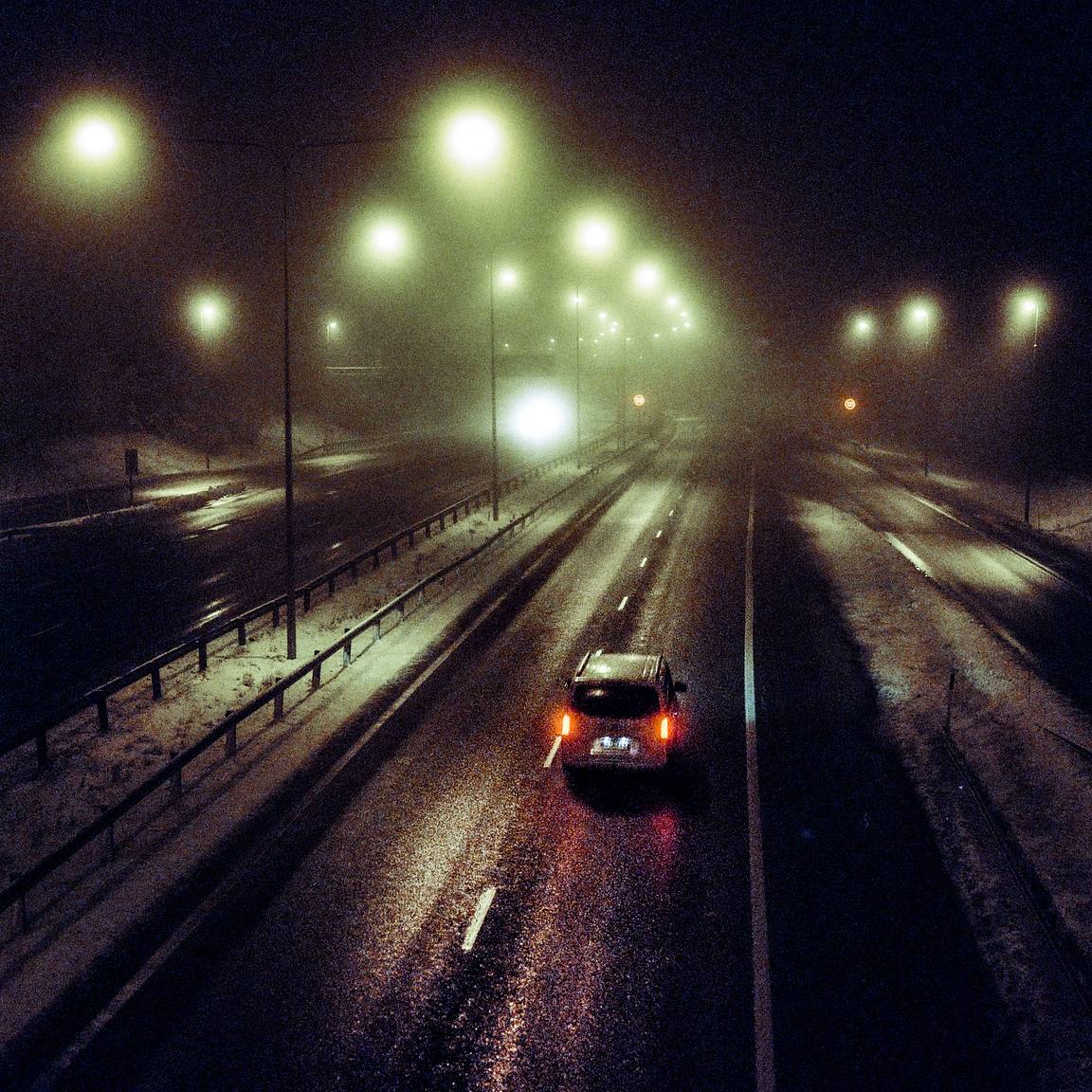아리 야크시:: 핀란드 사진작가의 흑백 사진과 공간 이야기 · Lomography