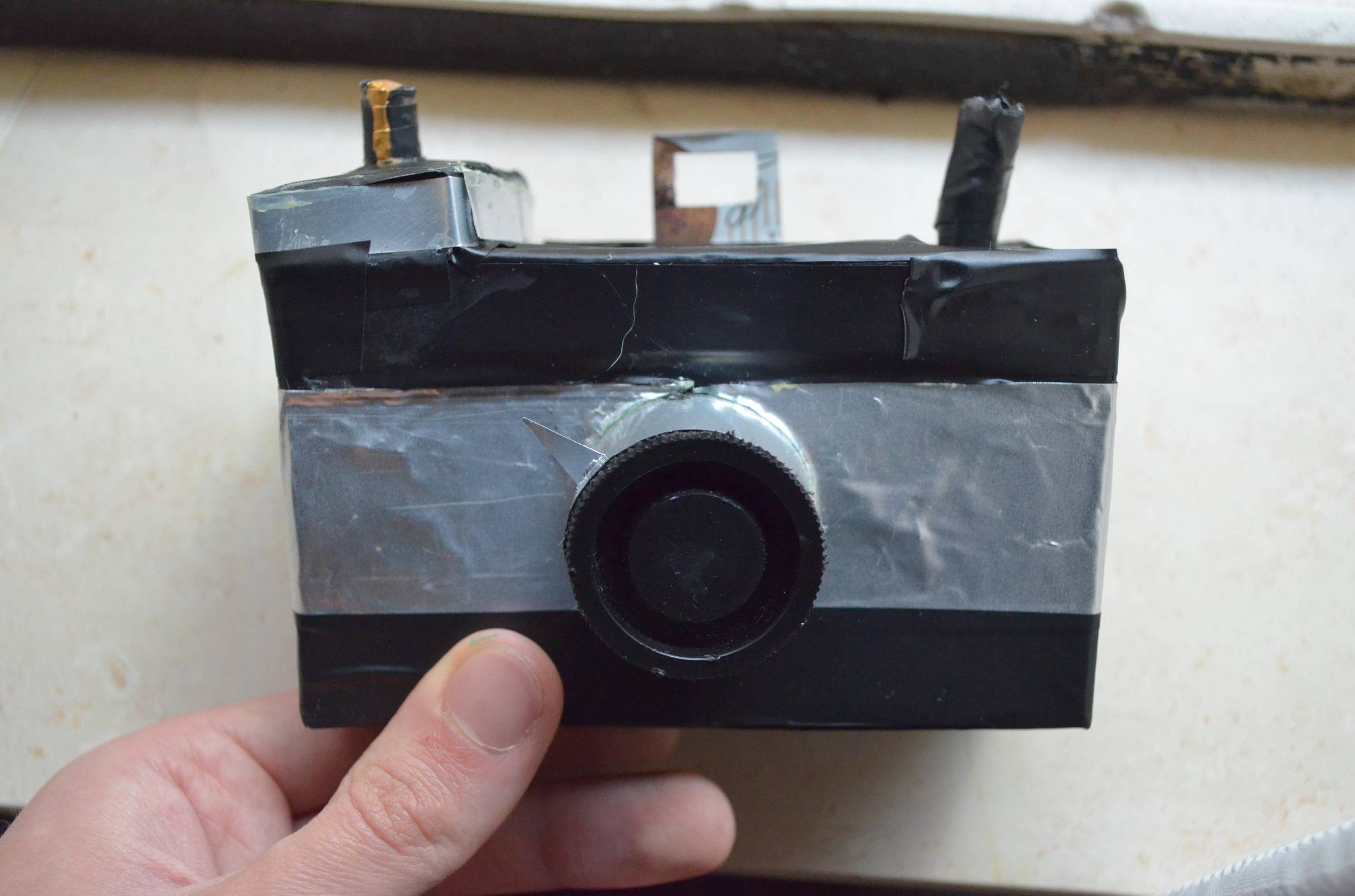 Volete costruirvi una Camera Pinhole ? Eccovi una valida · Lomography