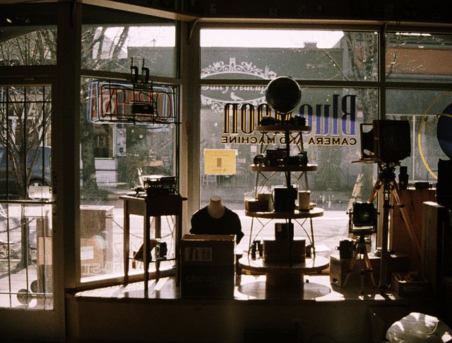 Lomography Partners: Blue Moon Camera of Portland, USA · Lomography